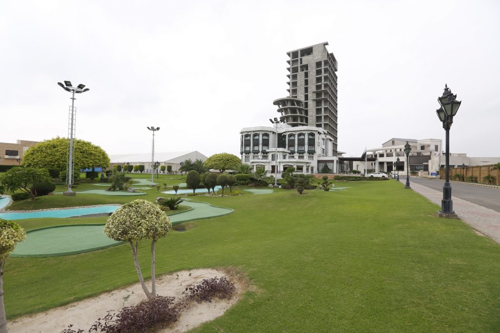 Bahria Grand Lahore - Bahria Town