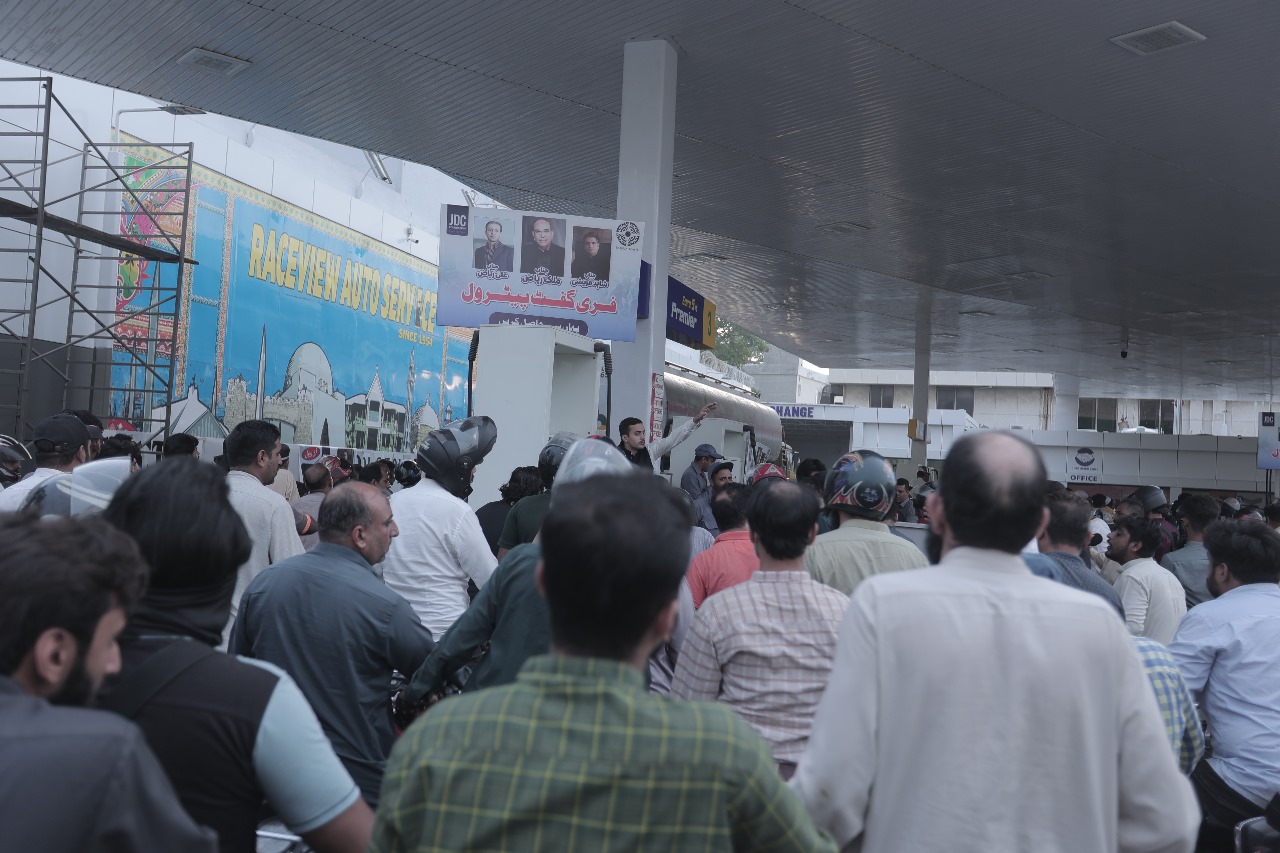 Bahria Town Launches Free Petrol Initiative for the Middle Class and ...